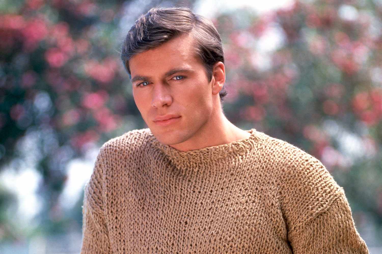 Remembering Jon-Erik Hexum, 41 Years After His Accidental Gun Death on “Cover Up”'s Only Season