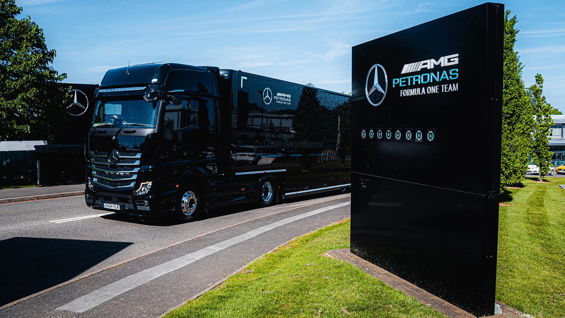 F1: H Mercedes χρησιμοποιεί 99% βιοκαύσιμα για τα logistics εντός Ευρώπης