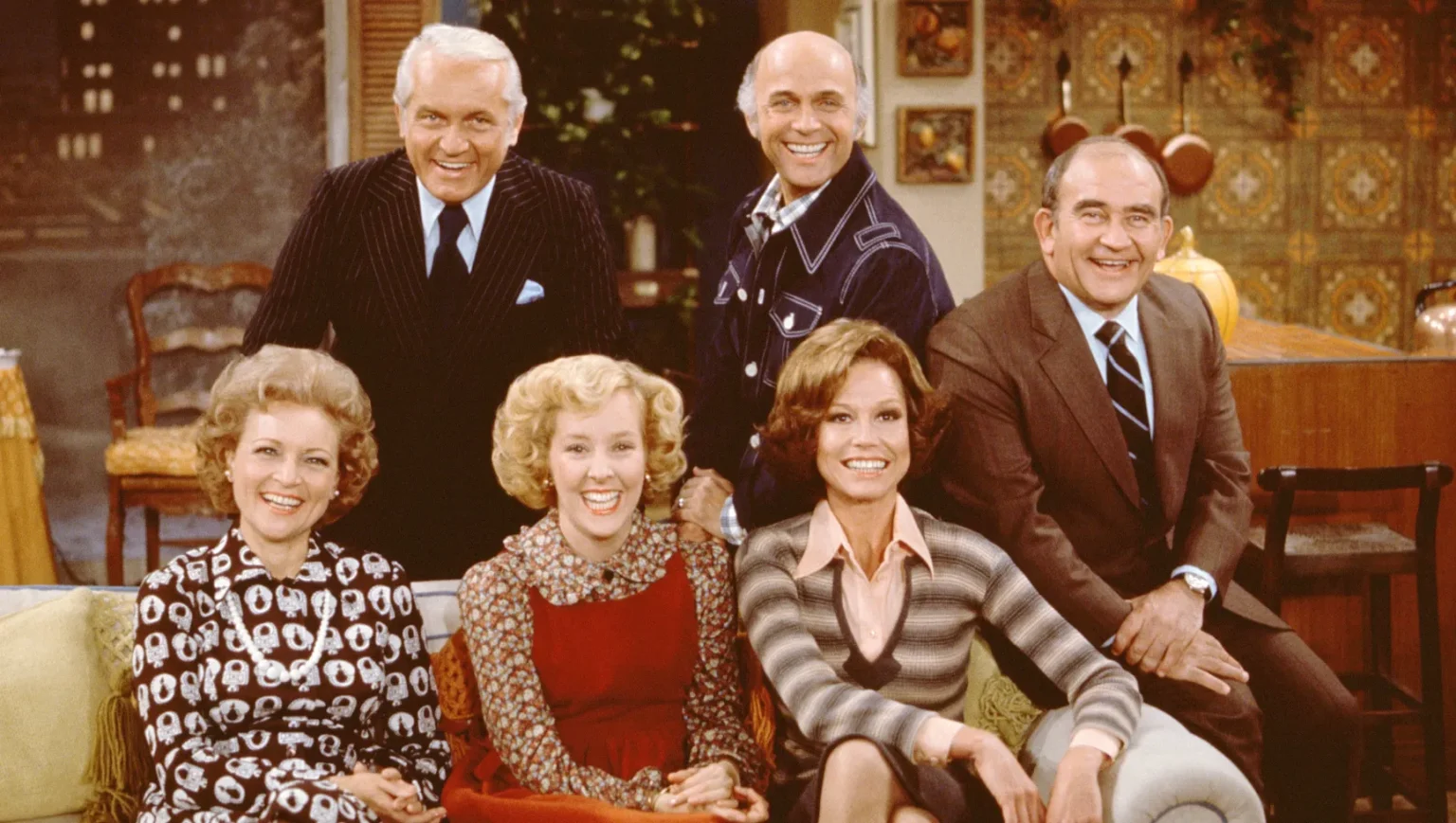 30 Fun Facts About The Mary Tyler Moore Show