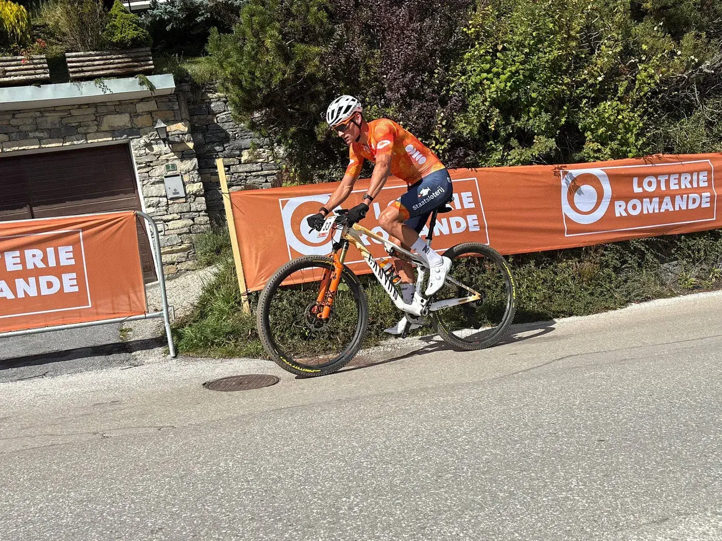 Ervaringsdeskundige breekt lans voor Van der Poel: 'Moeten met z'n ...