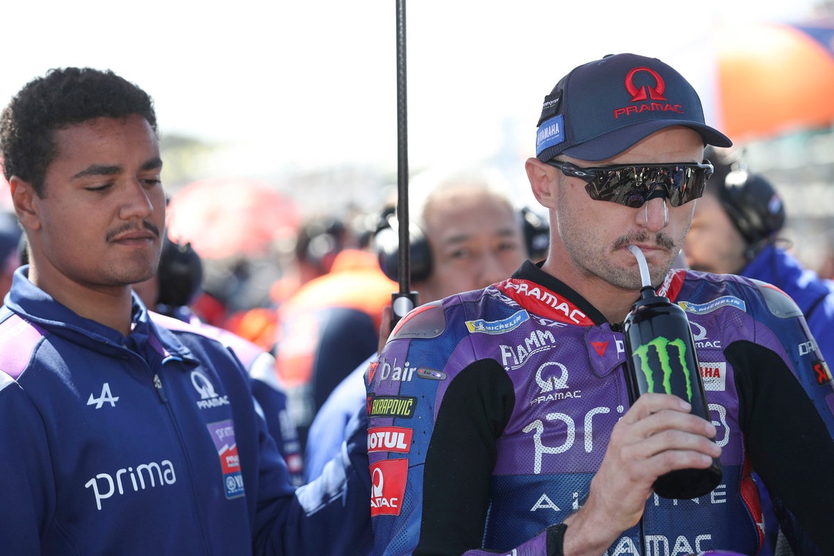 Miller "let everybody down" after crashing out of home MotoGP race
