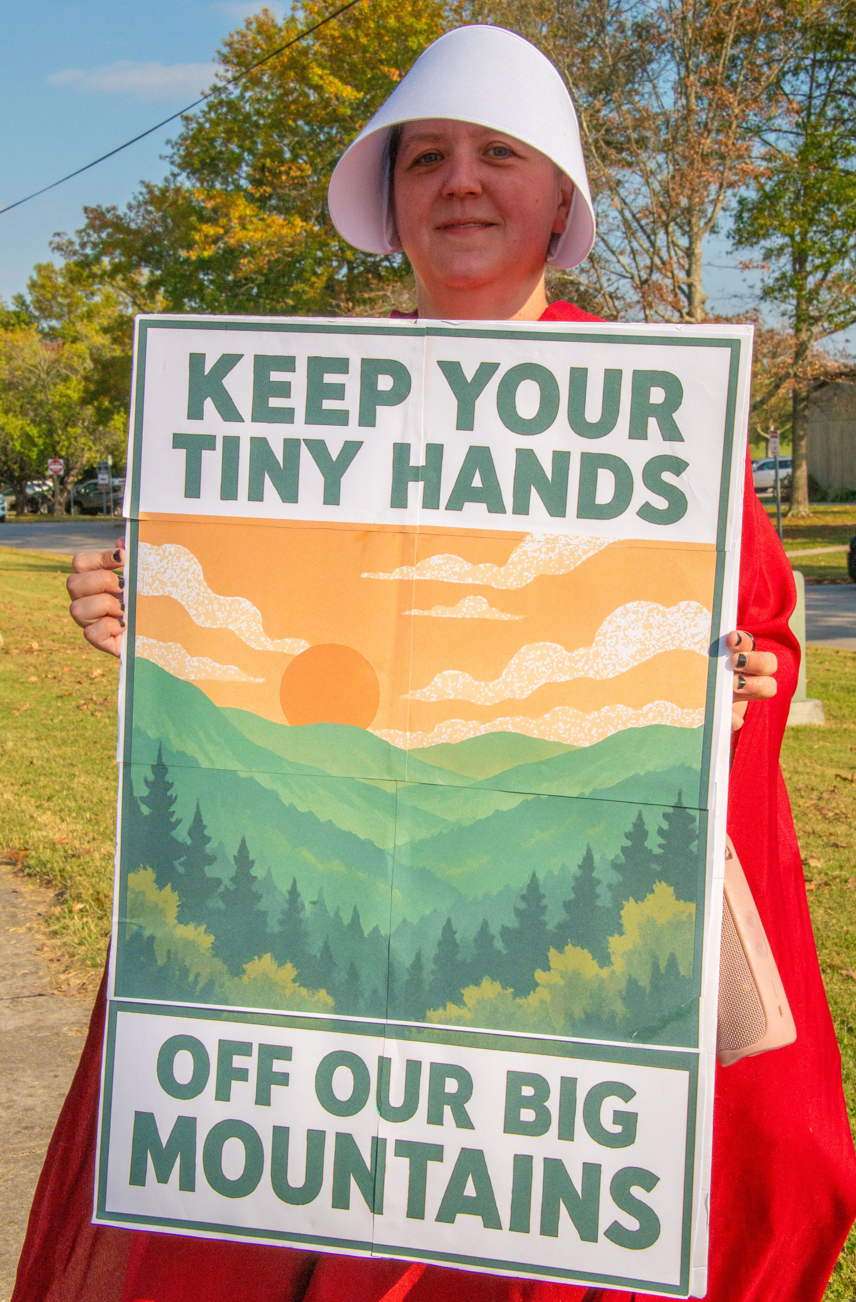 People line part of Oak Ridge Turnpike to protest against President ...