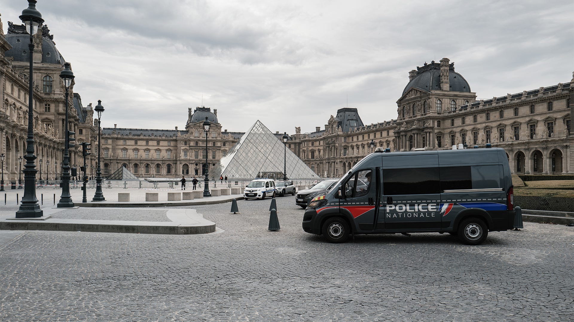 Maine tour group caught up in Louvre robbery describes 'instant action ...