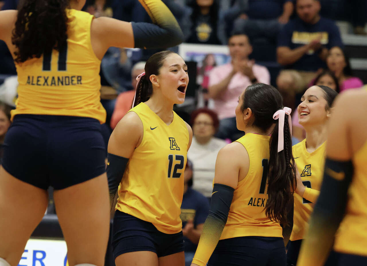 Alexander's Carolina Elizondo earns TSWA 6A all-state nod