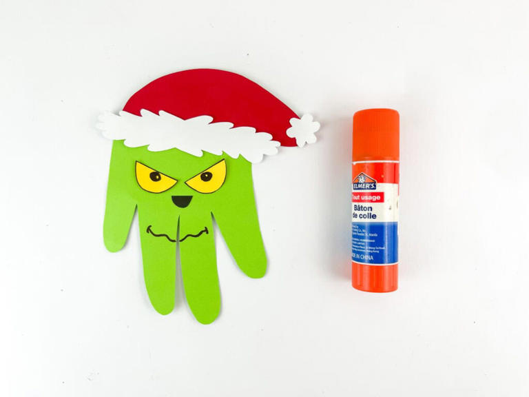 Easy Grinch Handprint Craft for Toddlers