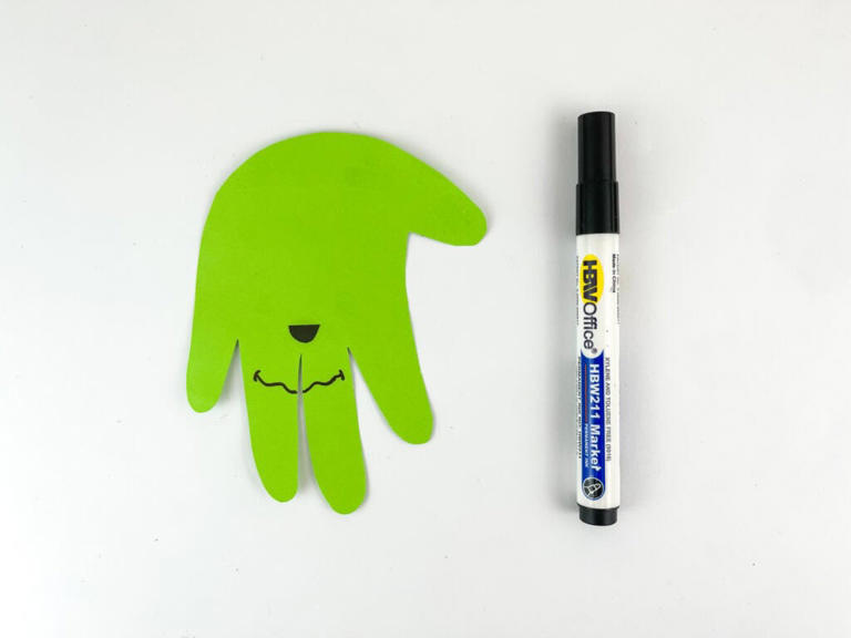 Easy Grinch Handprint Craft for Toddlers