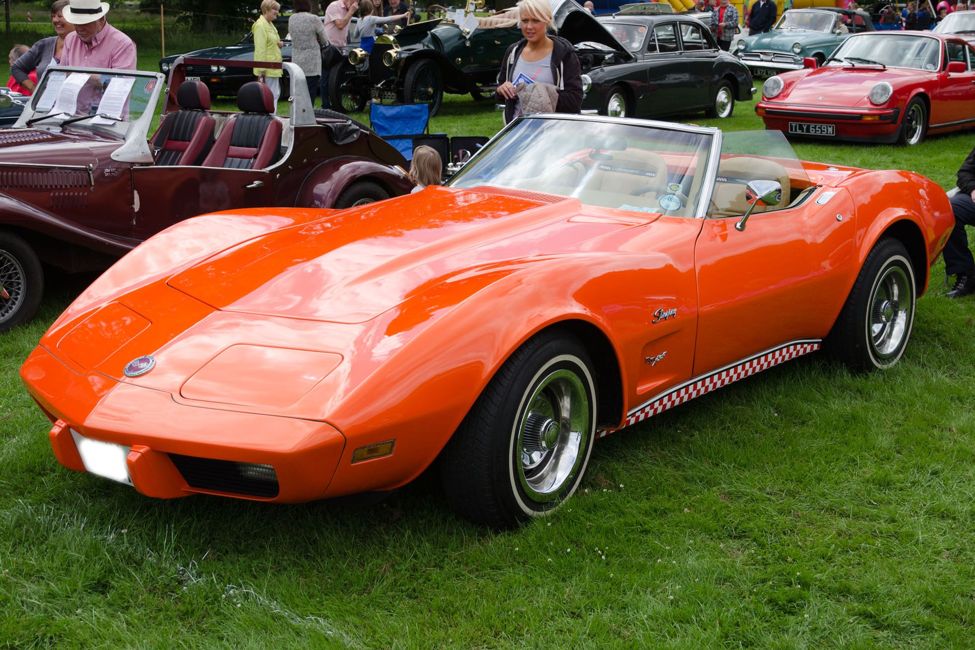 22 Photos of Vintage Convertibles That Make You Want to Hit the Open Road