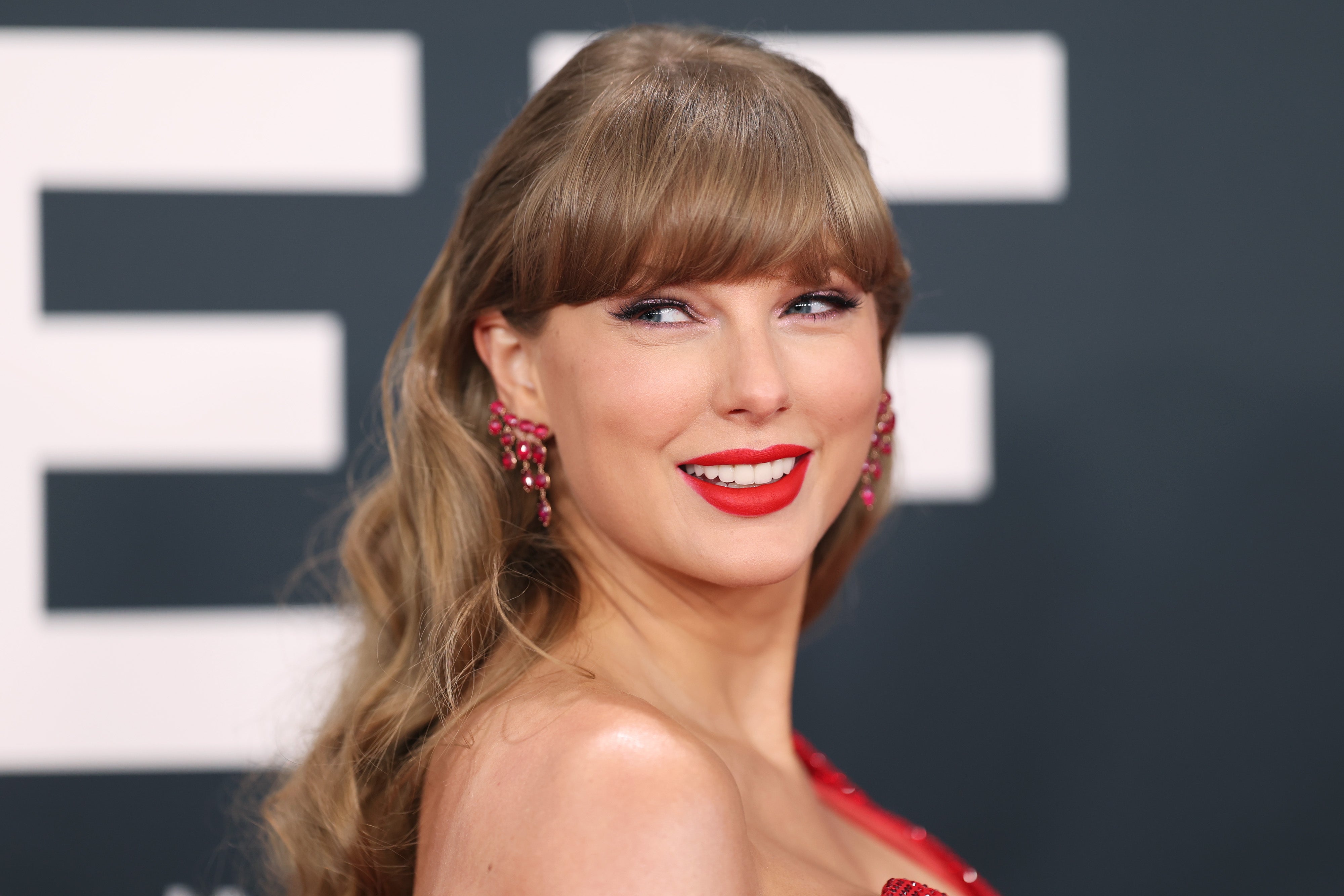 Taylor Swift donates $100K to 2-year-old battling cancer: ‘Sending the ...