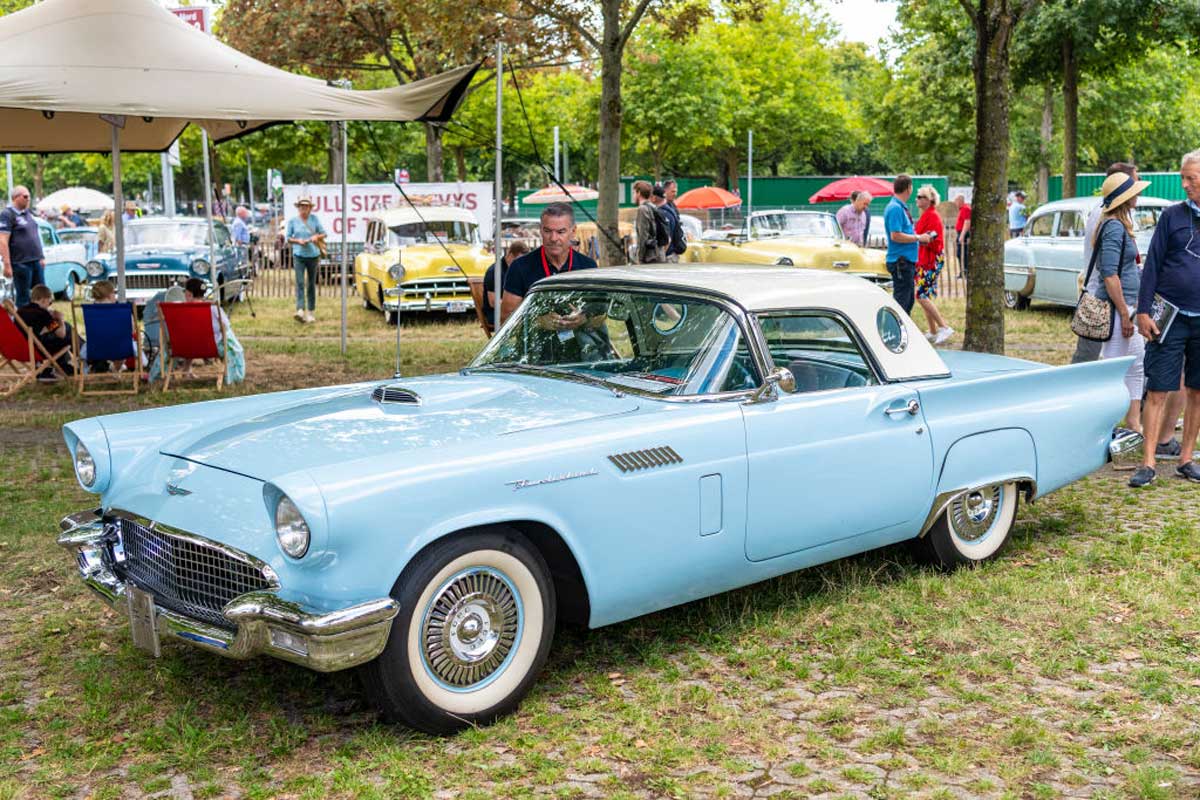15 Photos of Iconic Convertibles Through the Decades