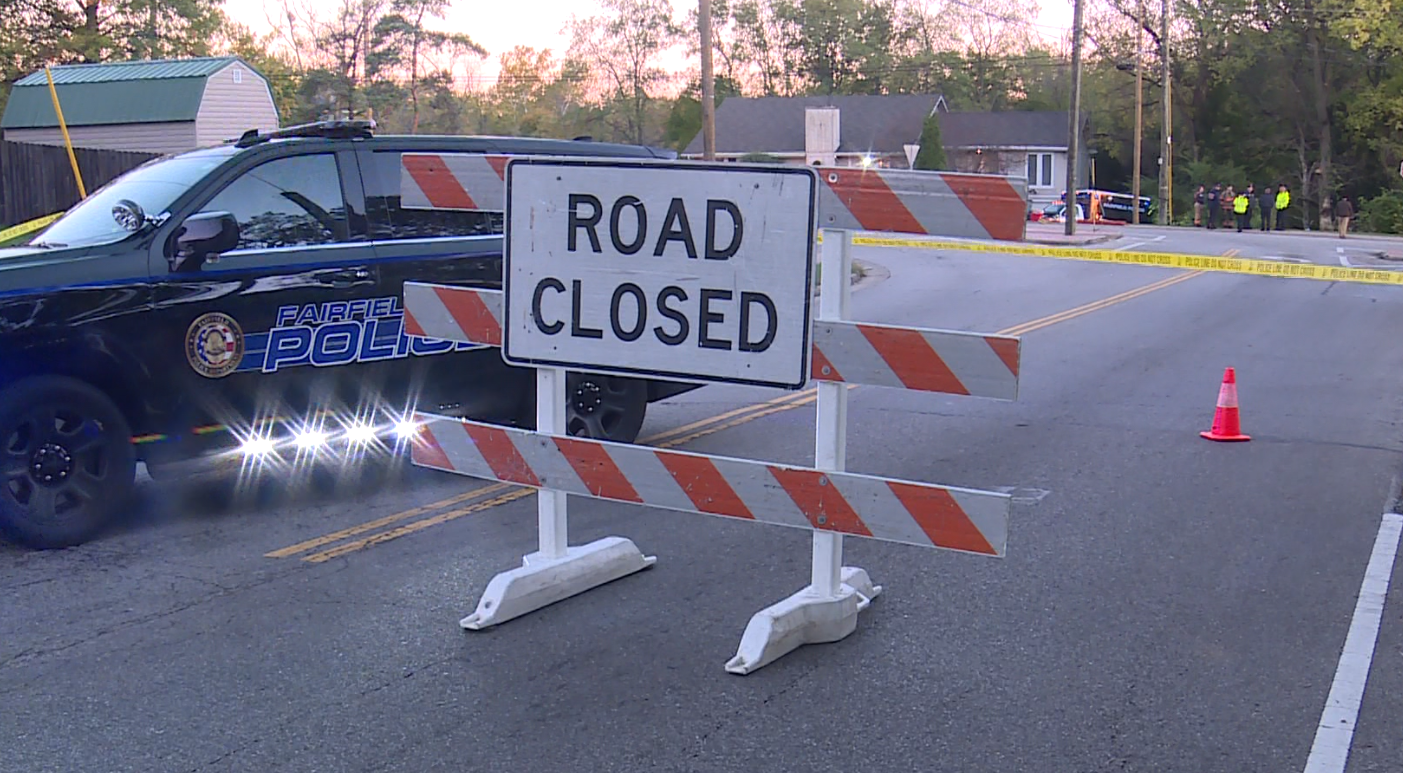 Police: 1 dead, 1 hospitalized after single-vehicle crash in Fairfield