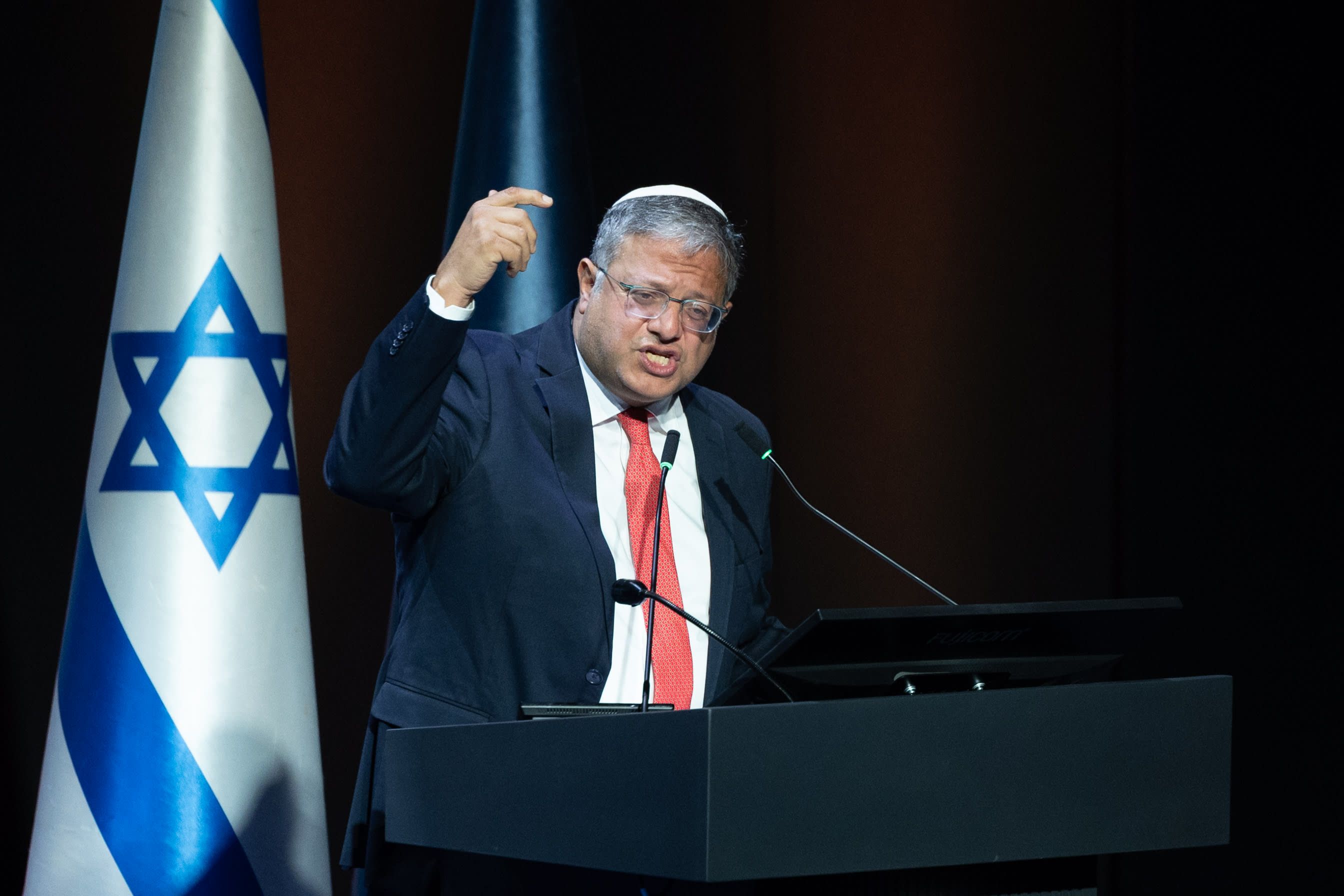 Coalition leaders to Netanyahu: 'We will stand like a fortified wall ...