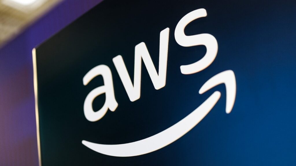 ¿Qué es Amazon Web Services, la “nube” que provocó caídas mundiales en ...