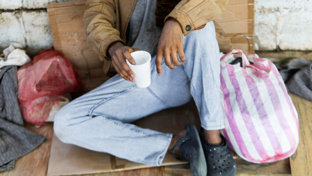 ¿Quién es Alejandro Landero, actor de “Rosa Salvaje” que vive en ...