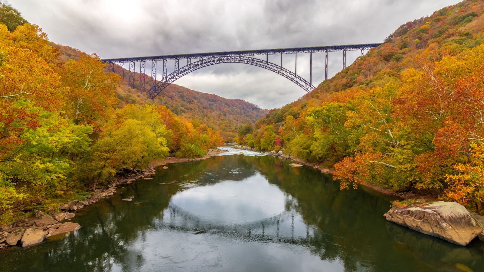Chasing color through New River Gorge this October