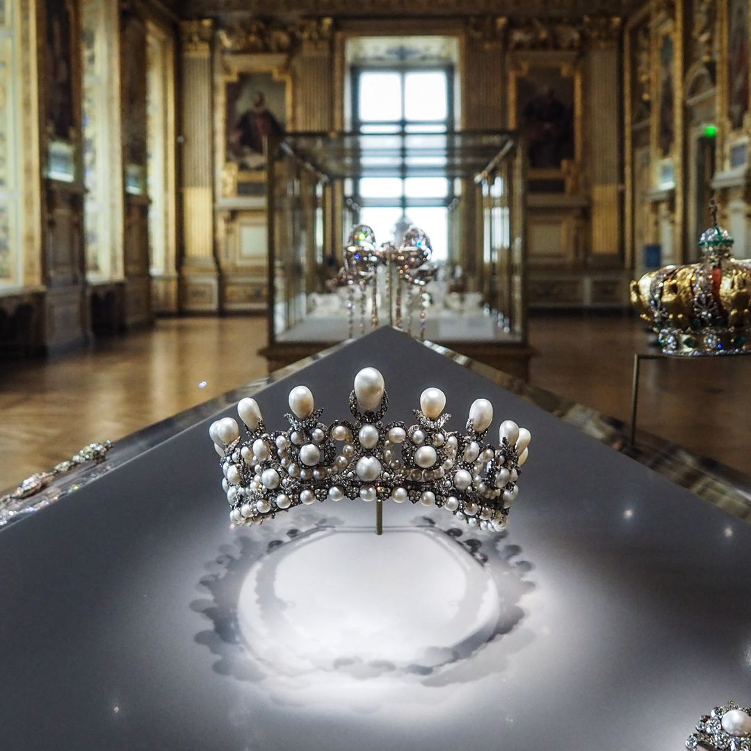 A look at the Crown of Empress Eugénie worth over £10m stolen in Louvre ...
