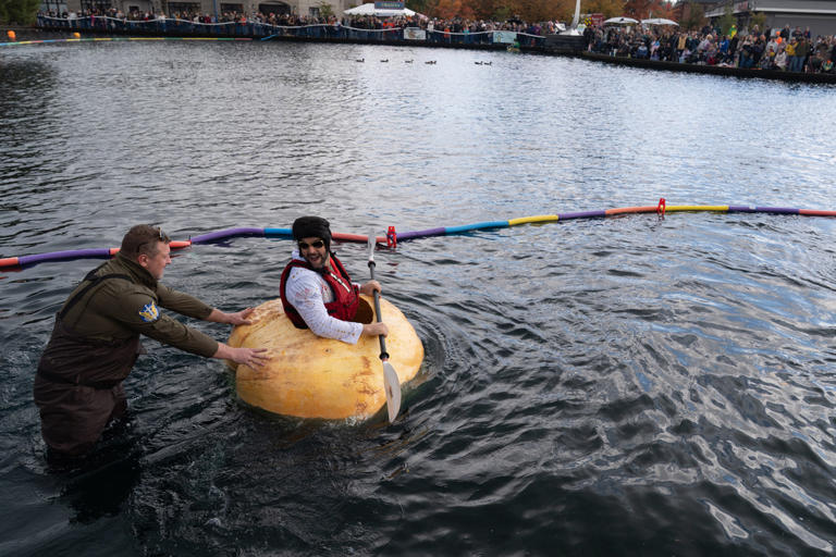 Giant, floating pumpkin races draw large crowds to annual event in Oregon