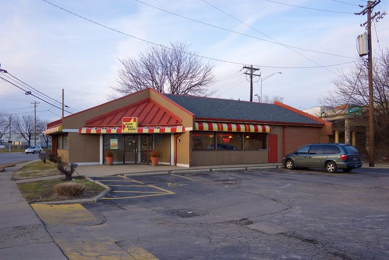 Ohio’s 7 Must-Try Hot Dog Chains Serving the Classics