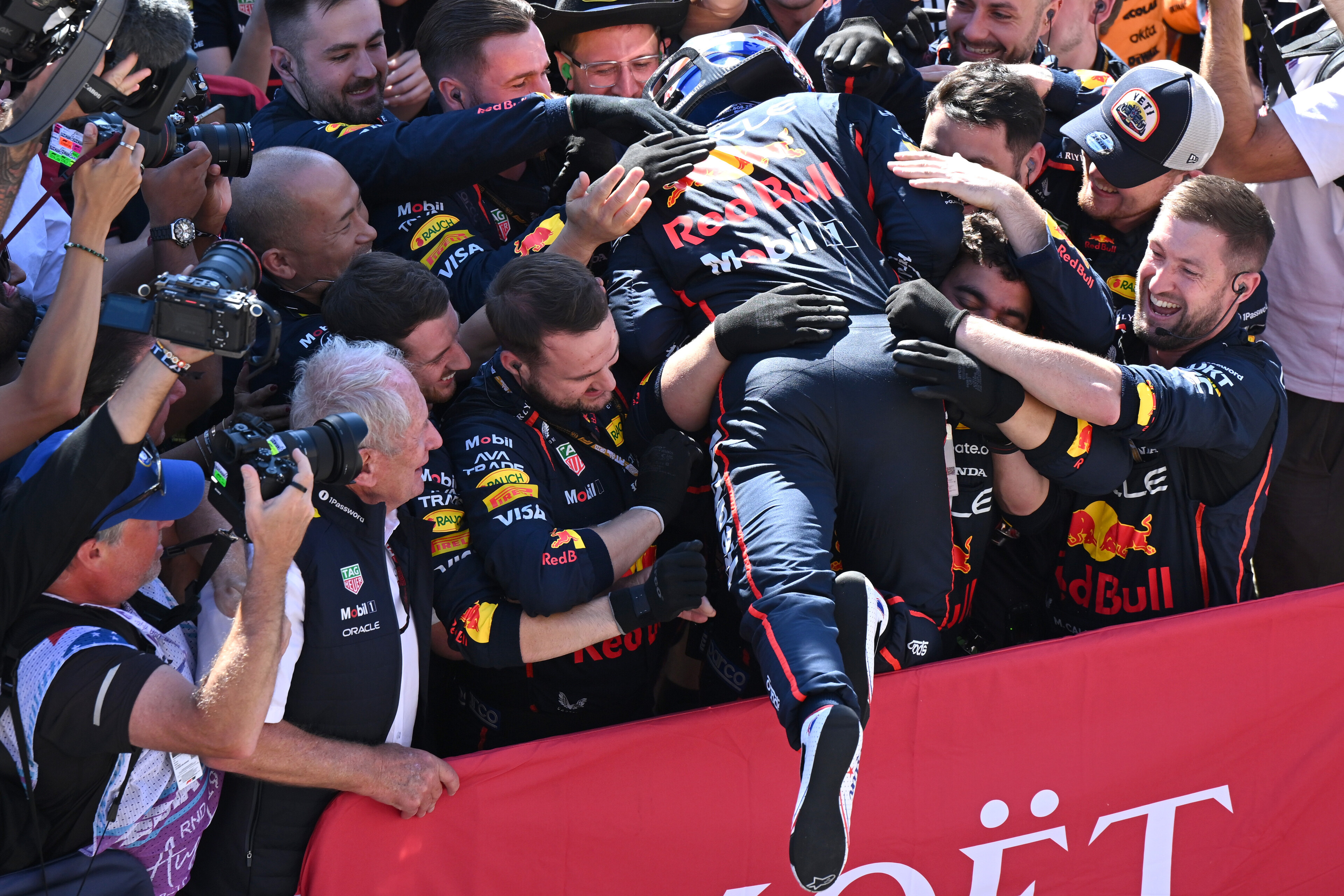 Hill en Herbert verwonderen zich over Red Bull en Verstappen: "Zijn ...