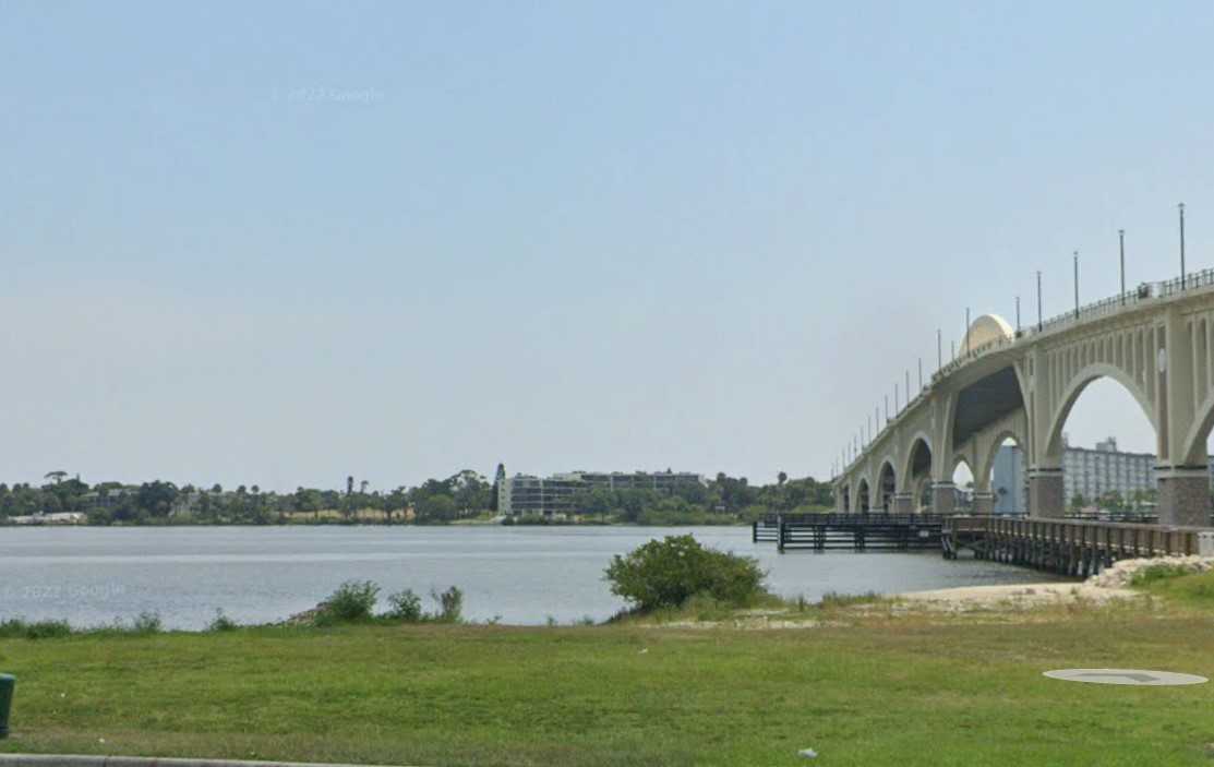 Man found dead after swimming after his vessel in Daytona Beach, police say