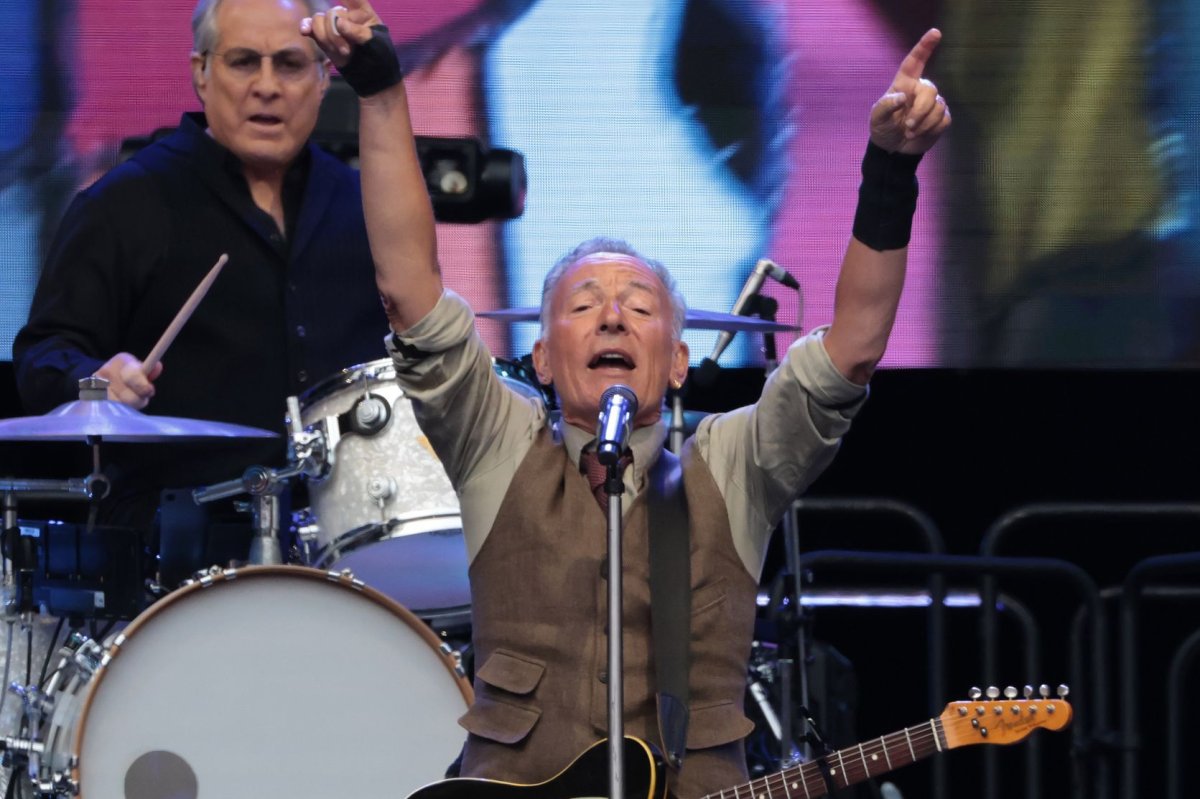 Watch: Bruce Springsteen takes fans inside 'Nebraska '82' in new featurette