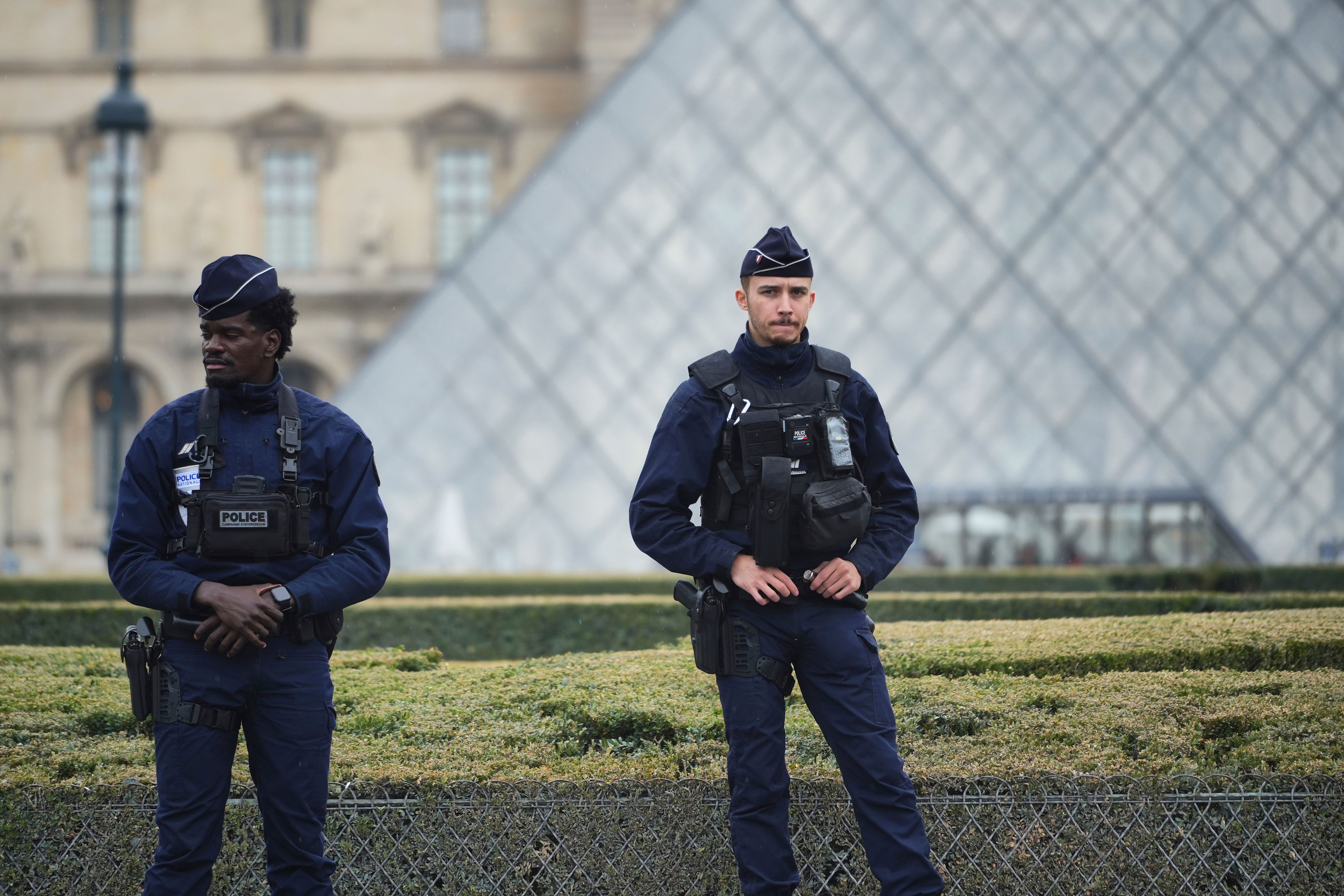 Louvre Museum robbery: How thieves pulled off daring daytime heist of ...
