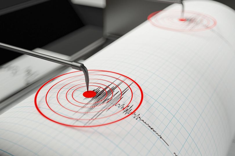 Earthquake hits UK as 'loud rumbling' reported