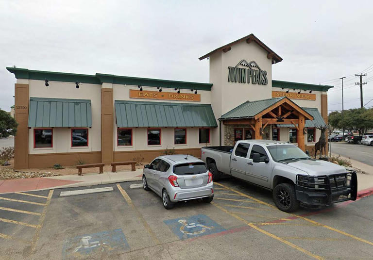 Twin Peaks hit with lawsuit over killing in San Antonio restaurant's ...