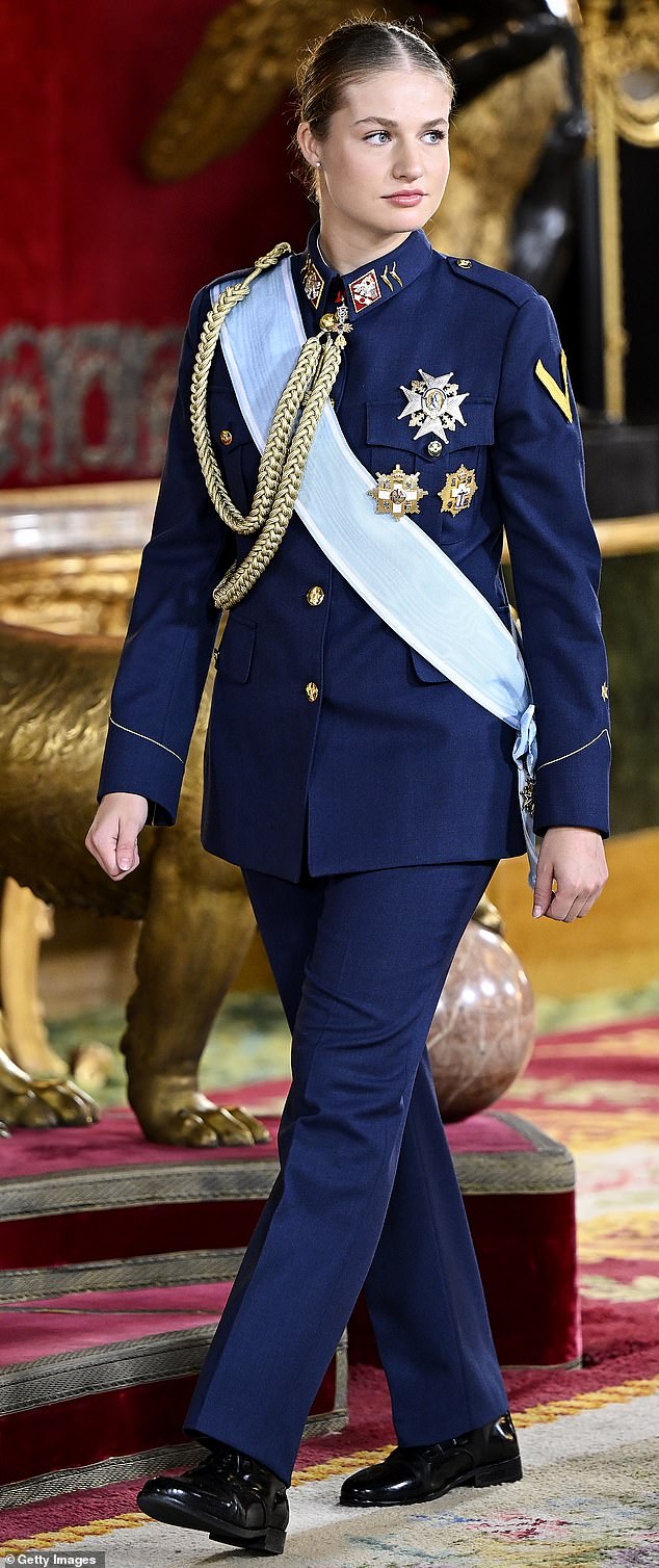 Heir force! Princess Leonor debuts military uniform at Spanish National ...