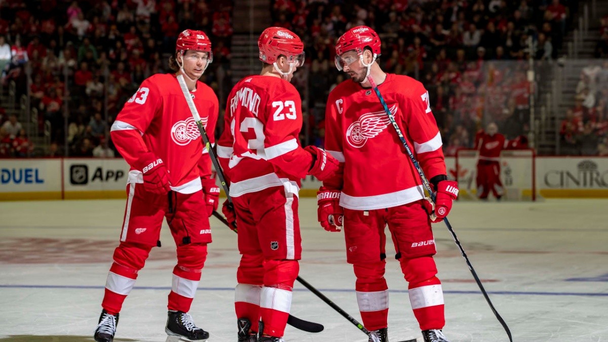 NHL: Red Wings Extend Winning Streak to Five for a Strong Season Start