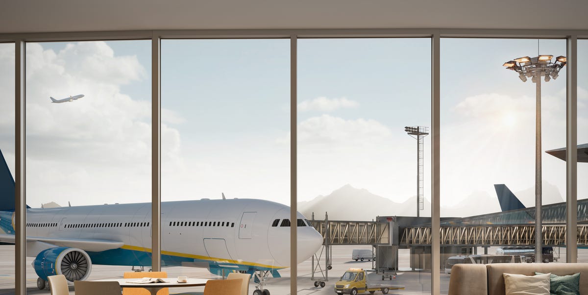 12 things to do at the airport terminal to pass the time