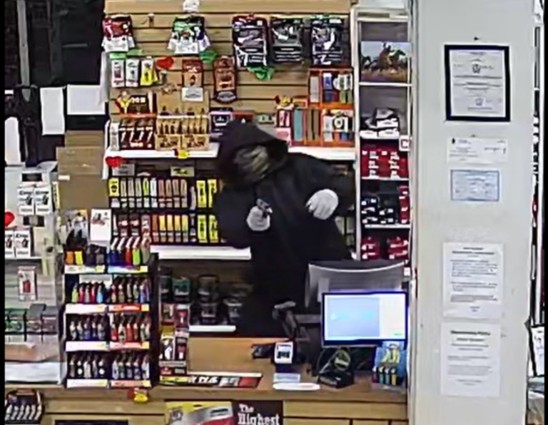 Huntingdon Borough Police investigating robbery at Puff ‘N Snuff