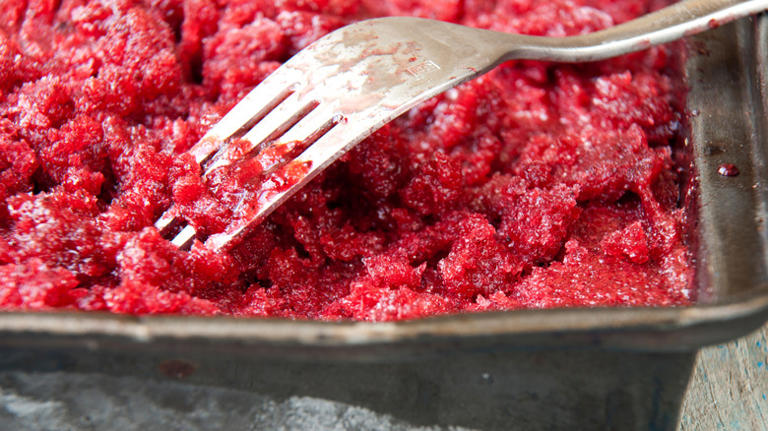 Why A Metal Baking Pan Is Ideal For Making Granita At Home