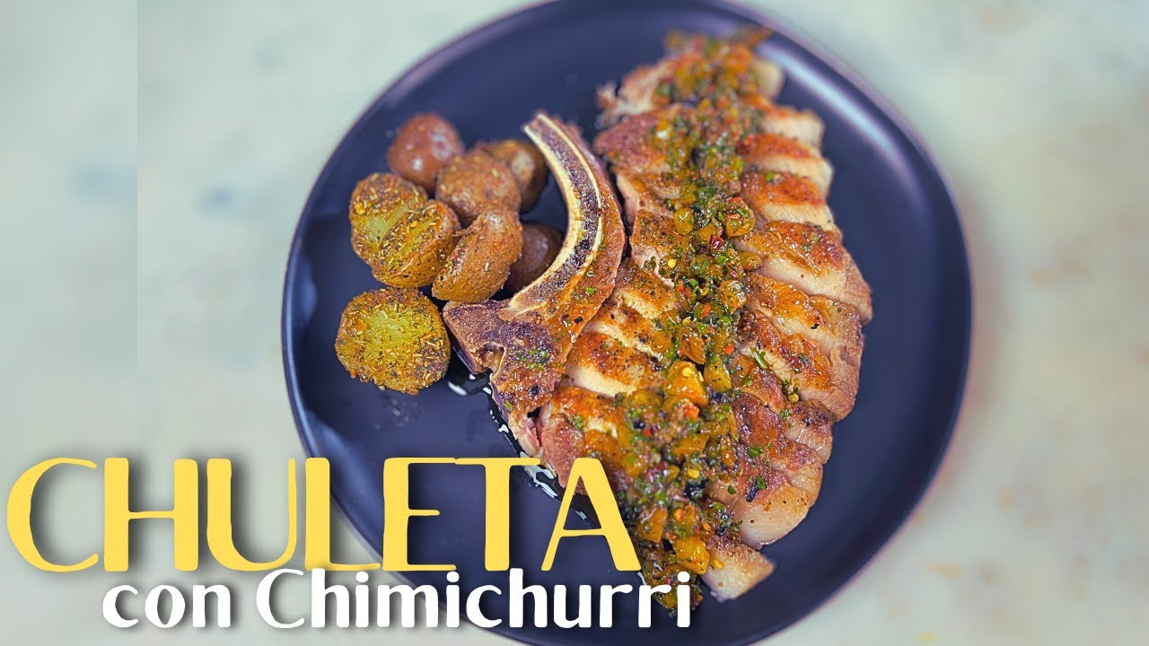 Chuleta de Cerdo Glaseada con Chimichurri de Piña: Dulce, Picante y Única