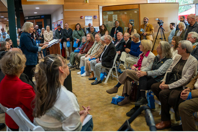 OC Poulsbo celebrates remodel for healthcare education
