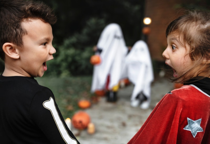 46 frightfully funny Halloween jokes for kids to get your little ghoul ...