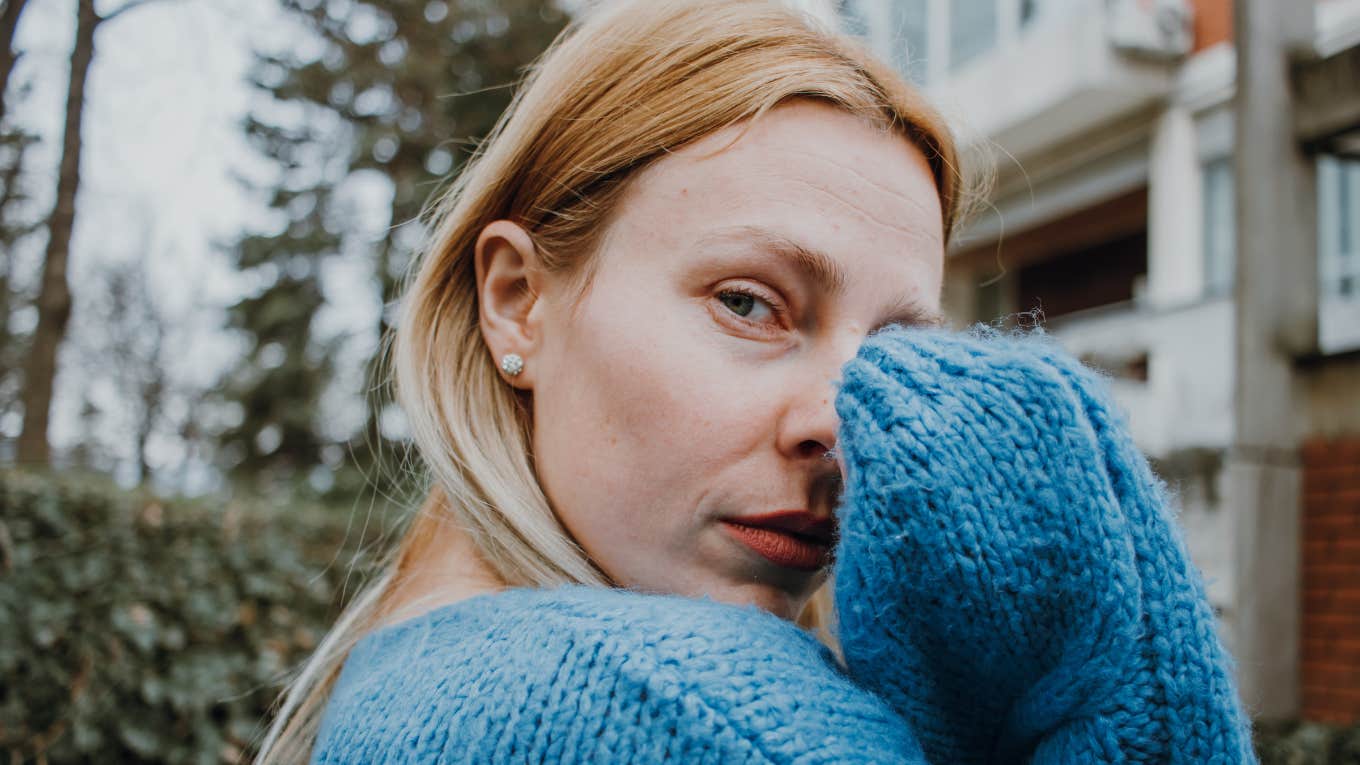 11 Signs You're A Mirror Personality And Absorb Everyone's Mood Without Trying