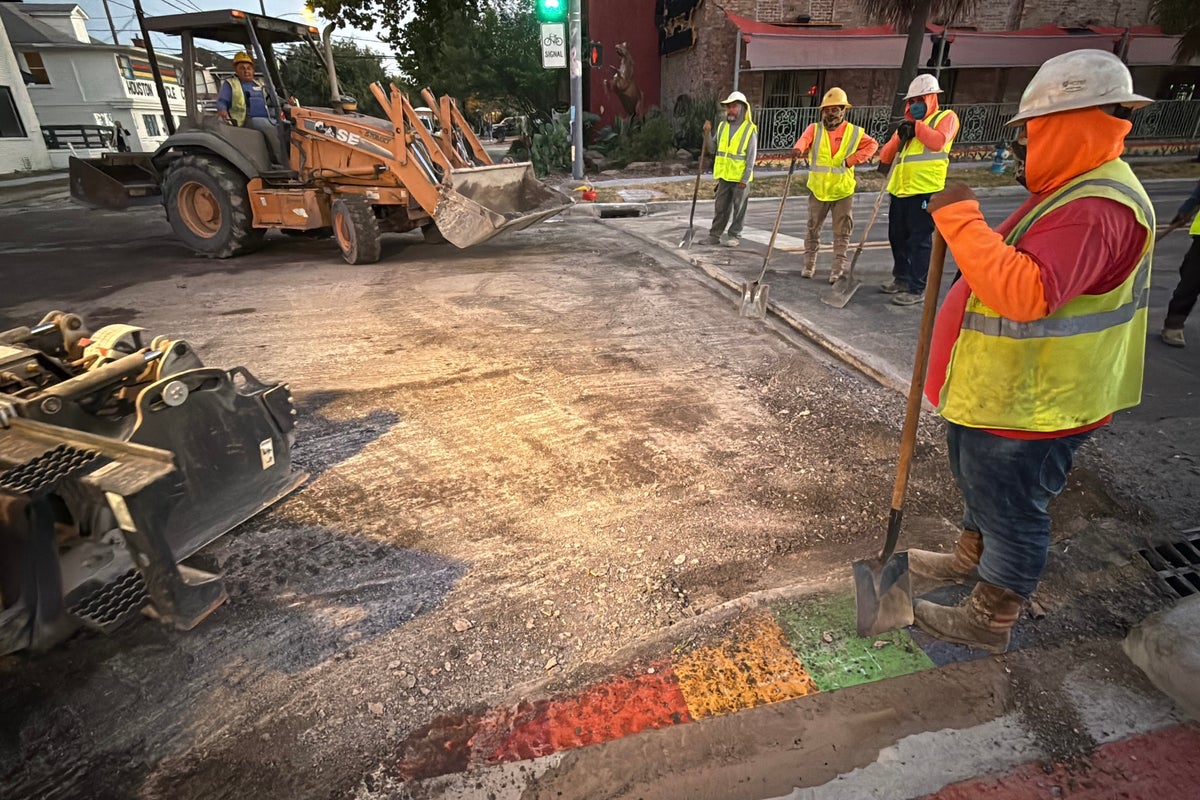 Houston residents protest as crews remove rainbow crosswalks from city ...