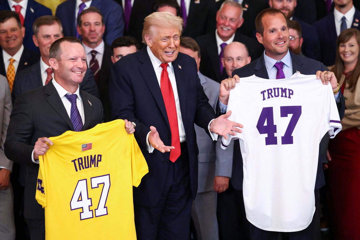 Trump says his ballroom is an ‘honor’ as demolition crews get to work ...