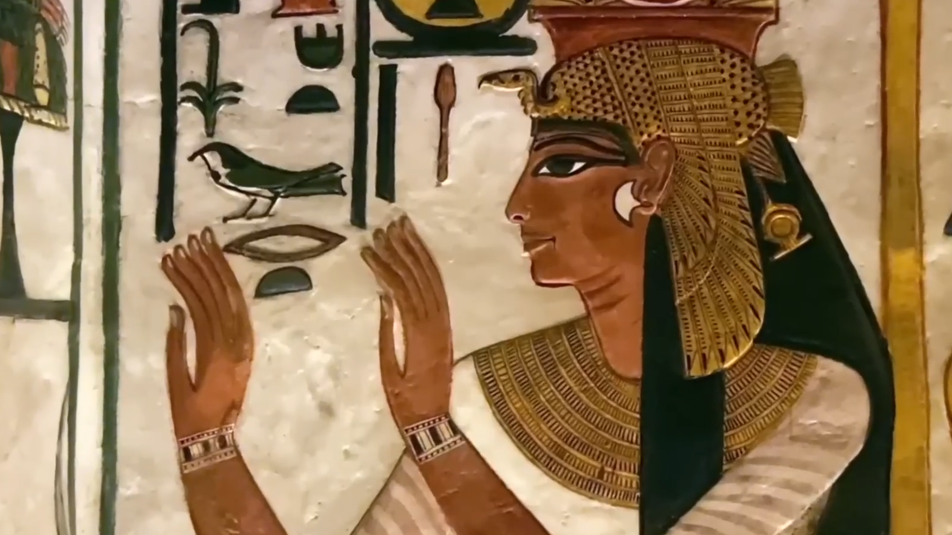 Cleopatra’s Origins: The Macedonian Dynasty Behind Egypt’s Last Queen