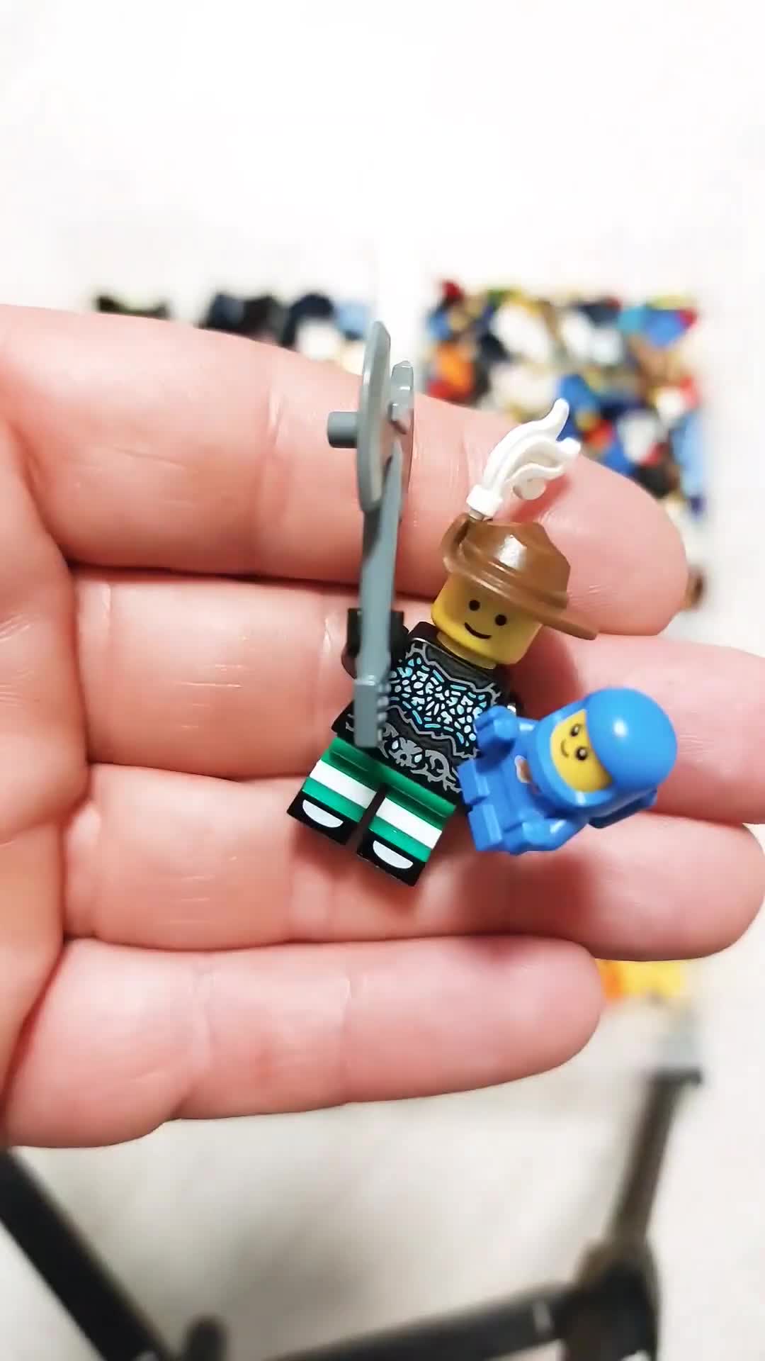 Minifigure mayhem: Ein Nonstop-Action-Abenteuer #kurz
