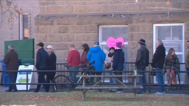 Long lines frustrate municipal election voters, no results in Edmonton ...