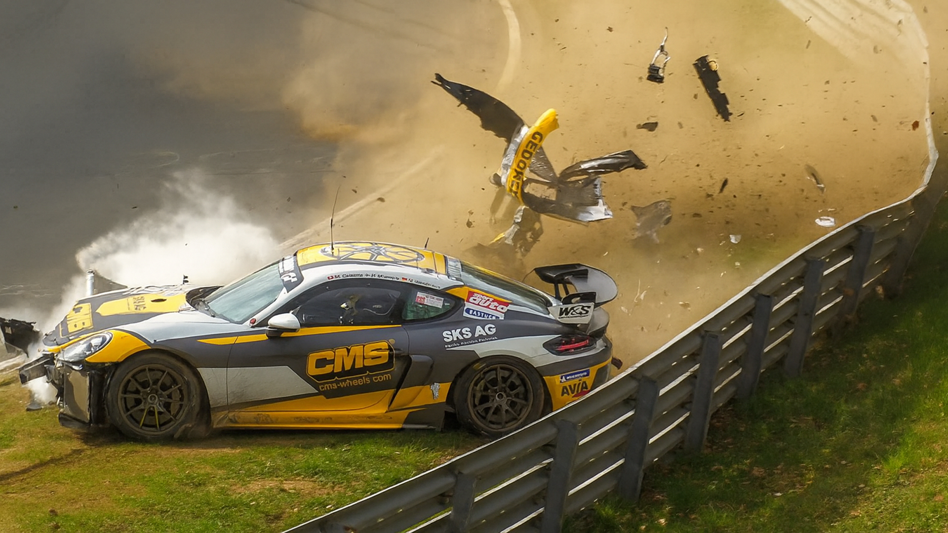 Porsche Cayman GT4 CS Crash – Nürburgring NLS 3