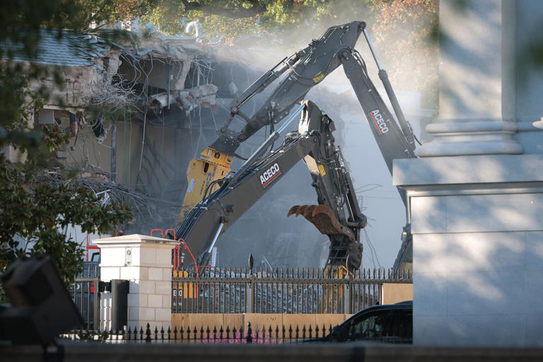 Trump’s wrecking crew starts East Wing demolition for White House ...