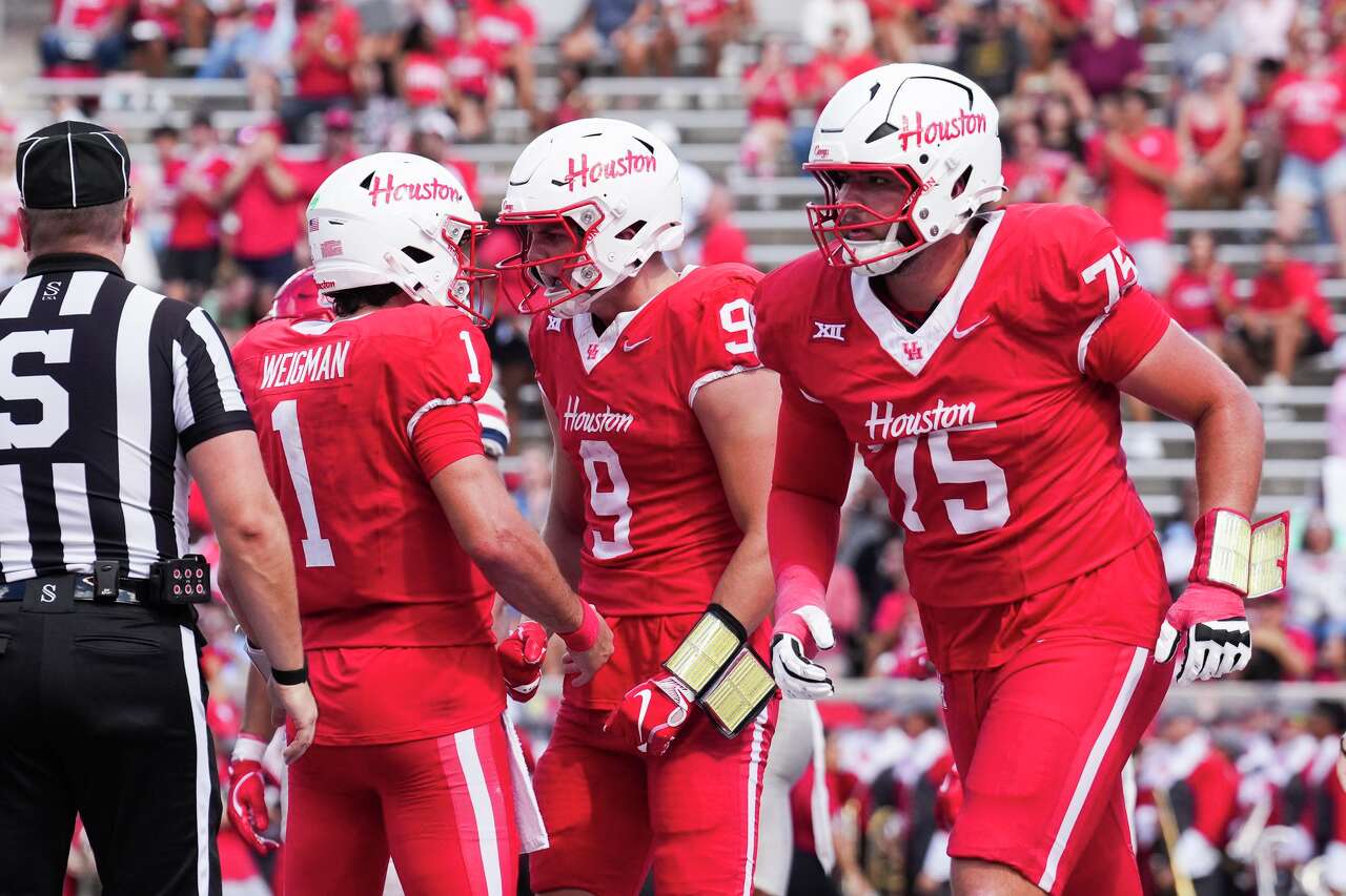 In 'great reward' for turnaround year, Houston Cougars stay close to ...