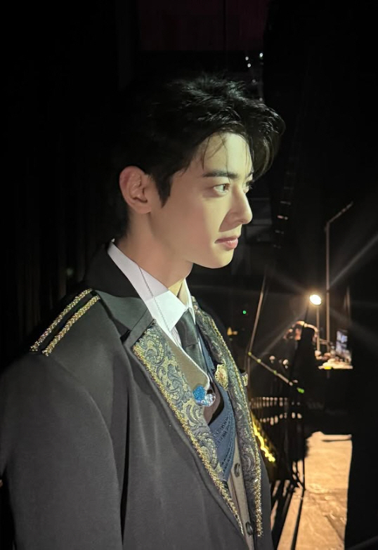 Byun Woo-seok chasing Cha Eun-woo, and Chu Young-woo getting ready to compete for the lead