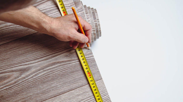 Installing Your Own Linoleum Floor? Signs It's Time To Call In The Pros