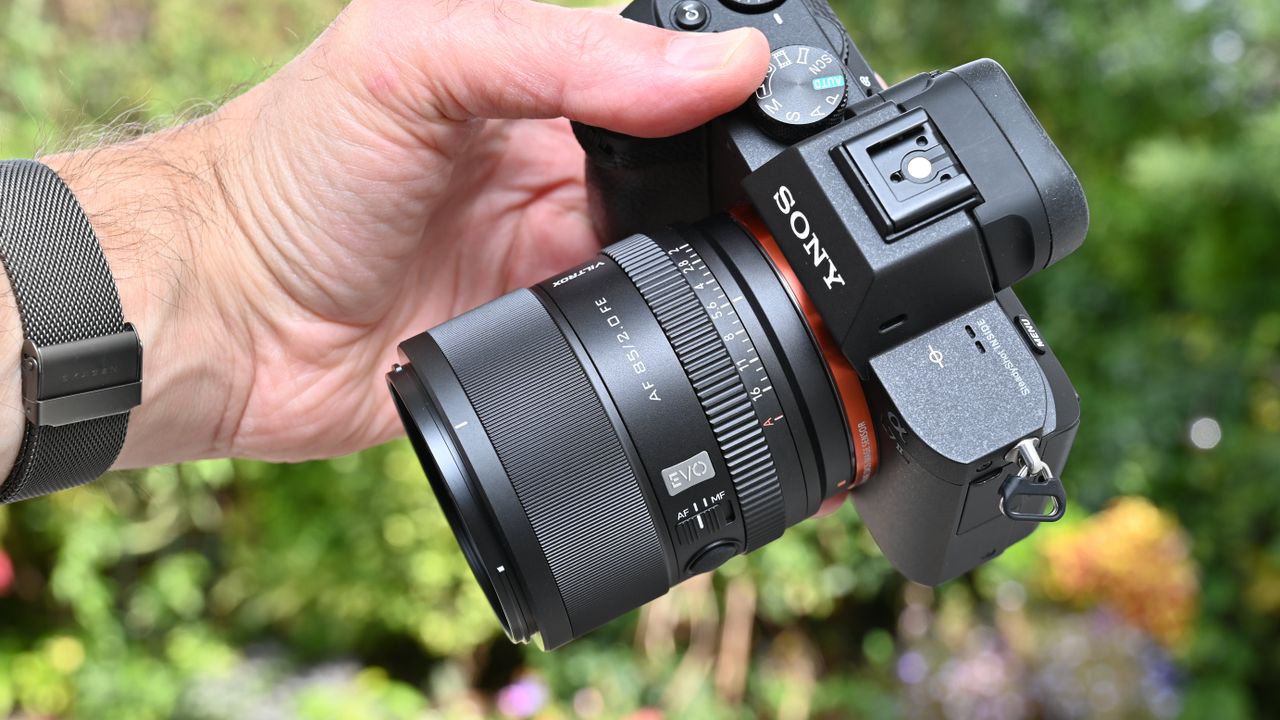 Small yet mighty: Viltrox reveals new 85mm autofocus lens that ticks ...