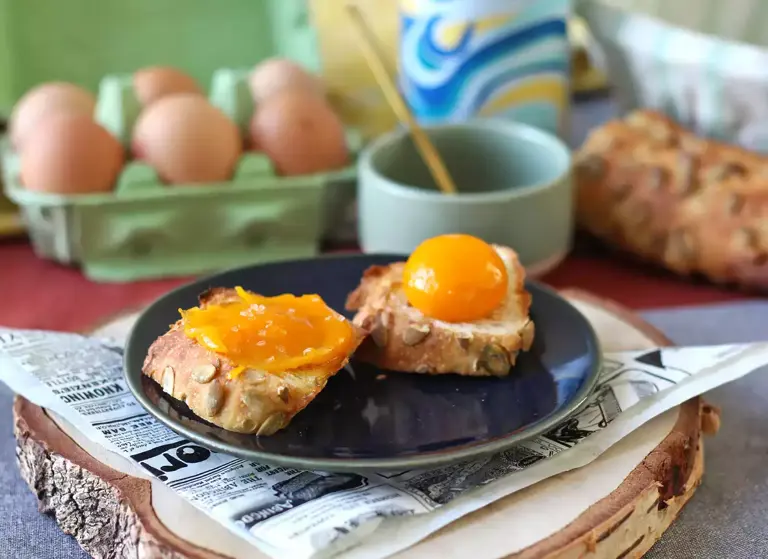 Yemas de huevo confitadas en freidora de aire ¡perfectas para untar ...