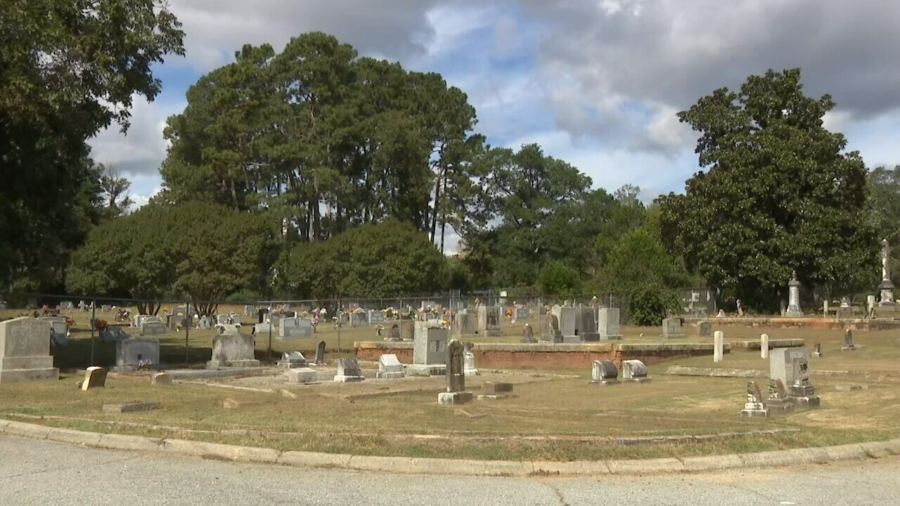 City where ‘Vampire Diaries’ was shot votes on ordinance to ban ...