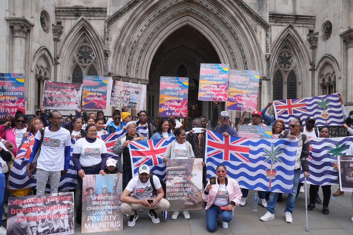 Chagossans 'hopeful' Starmer's Chagos handover deal will be stopped